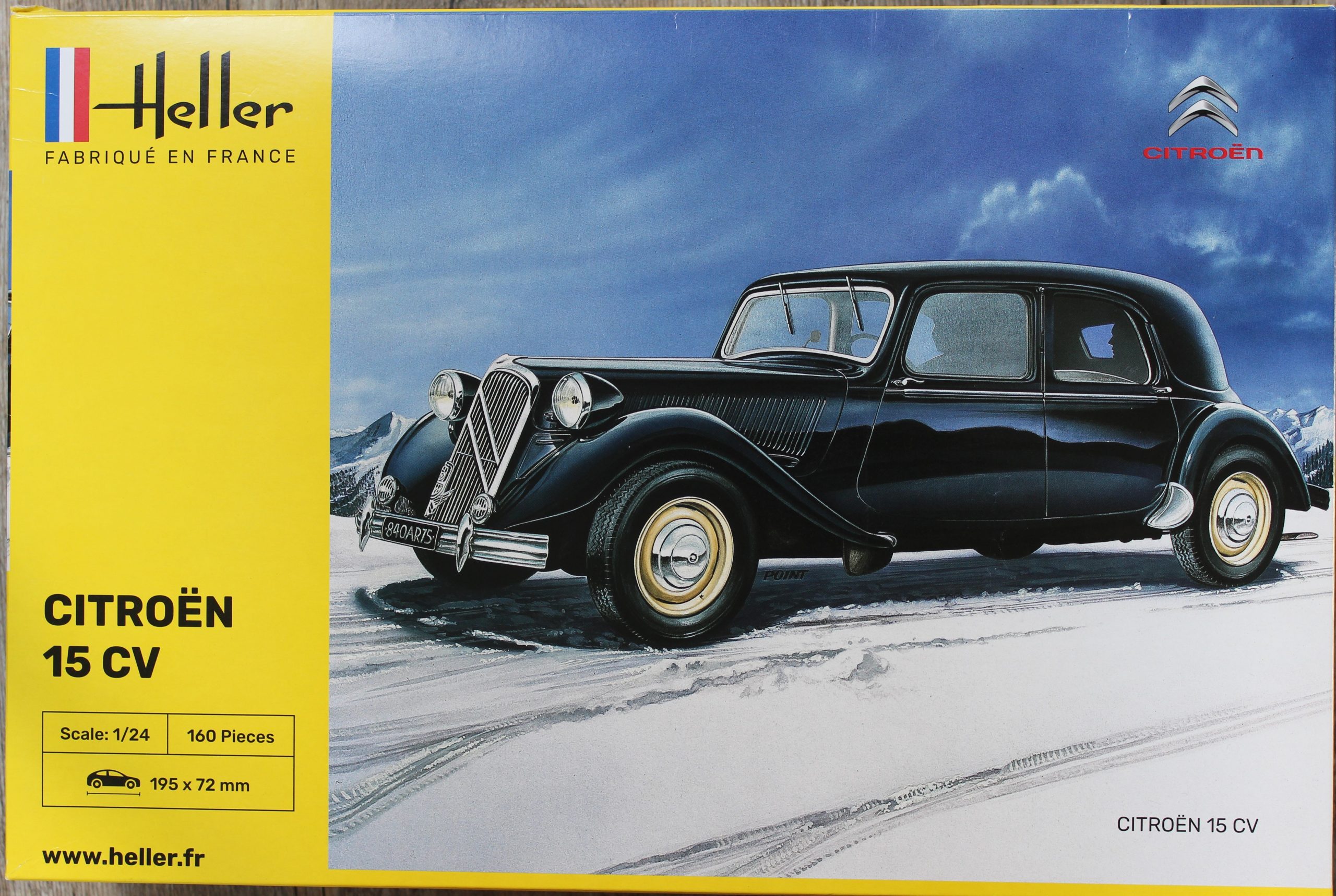 Citroën 15CV im Maßstab 1:24 von HELLER #80763