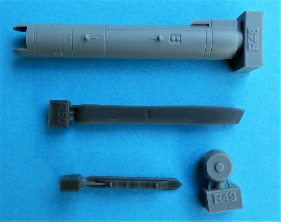 LANTIRN System AN/AAQ-13 und AN/AAQ-14 Pods 1:48 von Eduard #648548 und ...