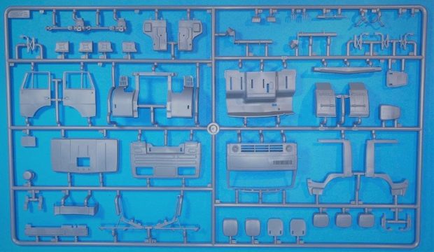Soviet Six-Wheel Army Truck with Shelter in 1:35 von ICM #35002