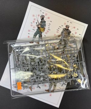 WWI ITALIAN INFANTRY IN ARMOR VON ICM IN 1:35 #35721