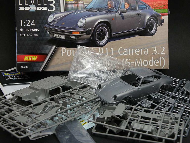 Porsche 911 Carrera 3.2 Coupé in 1:24 von Revell # 07688