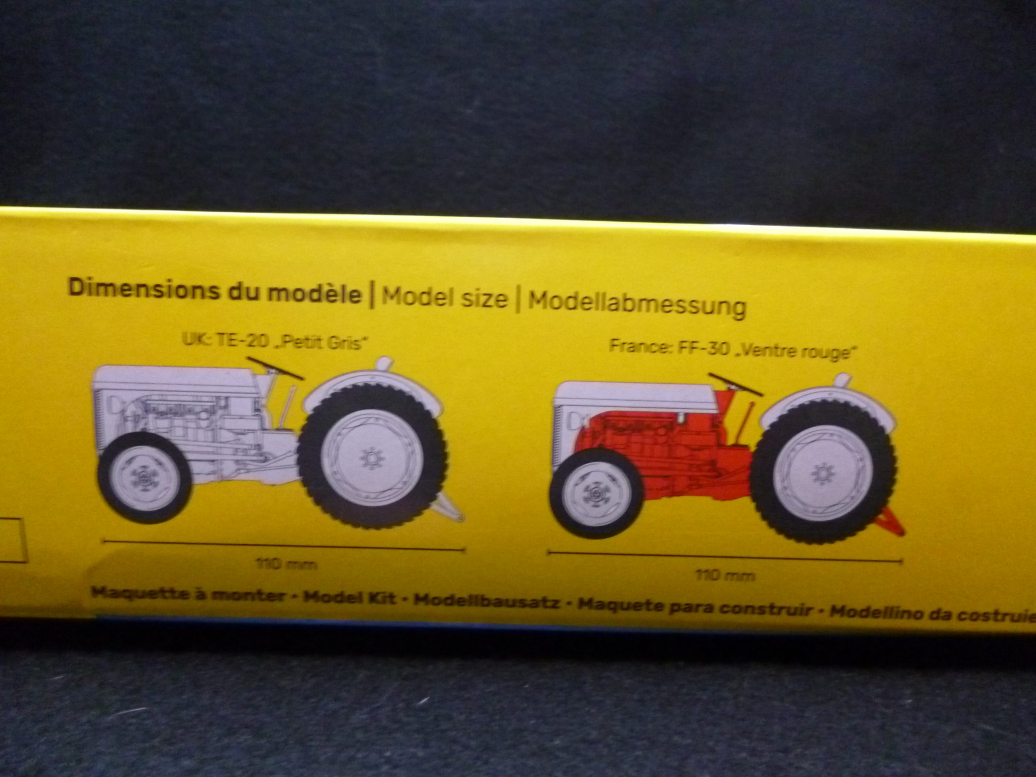 Ferguson Petit Gris plus Diorama in 1/24 von Heller #50326