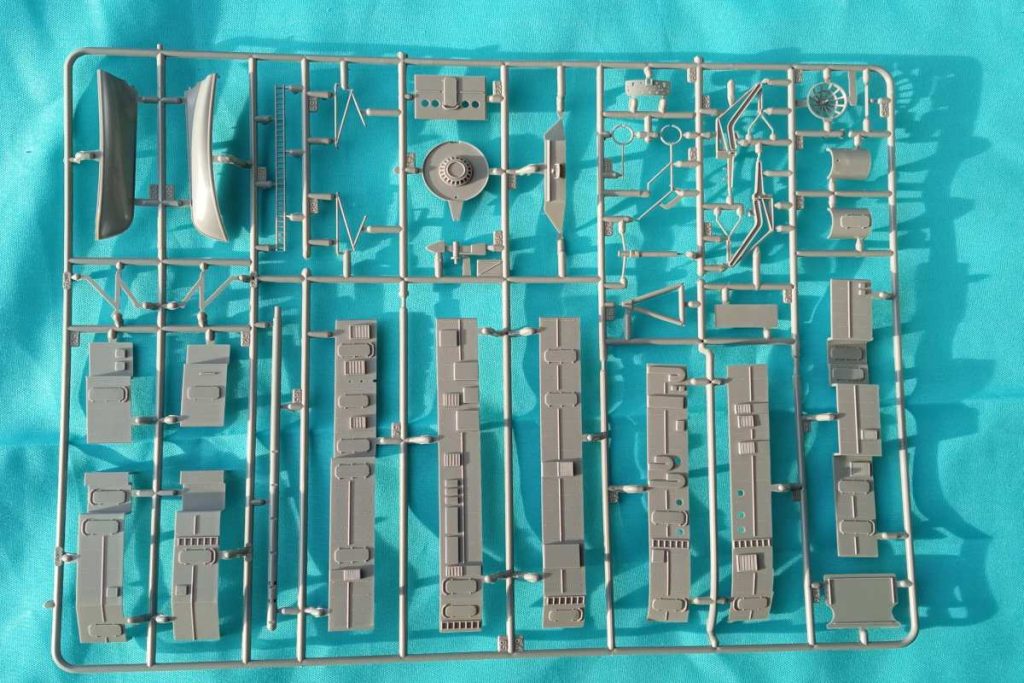 German Destroyer Class 119 (Z1/Z5) Platinum Edition in 1:144 von Revell ...