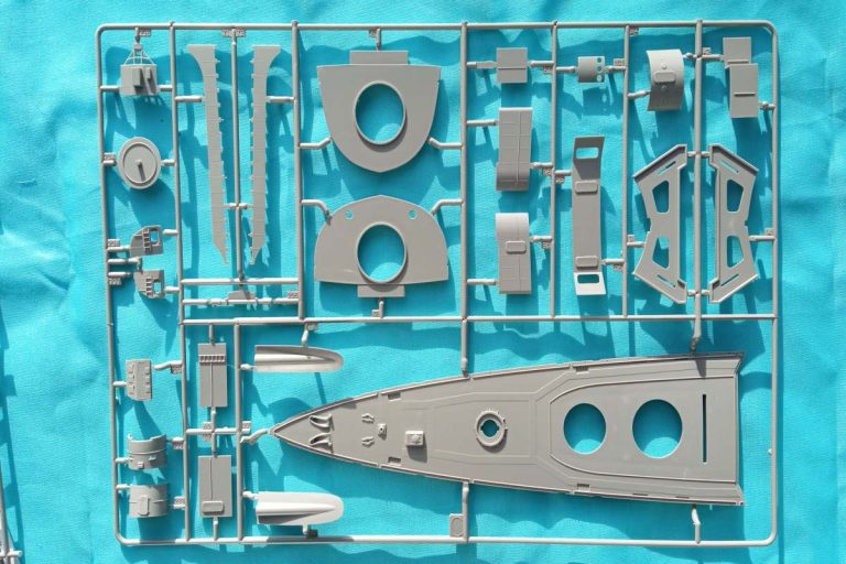 German Destroyer Class 119 (Z1/Z5) Platinum Edition in 1:144 von Revell ...