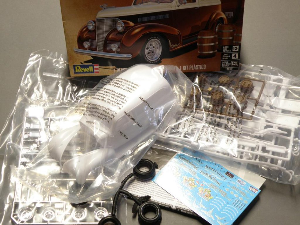 `39 Chevy Sedan Delivery in 1:24 von Revell #14529