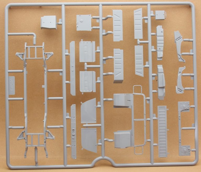 Humvee M1097a2 in 1:35 von ICM 35435