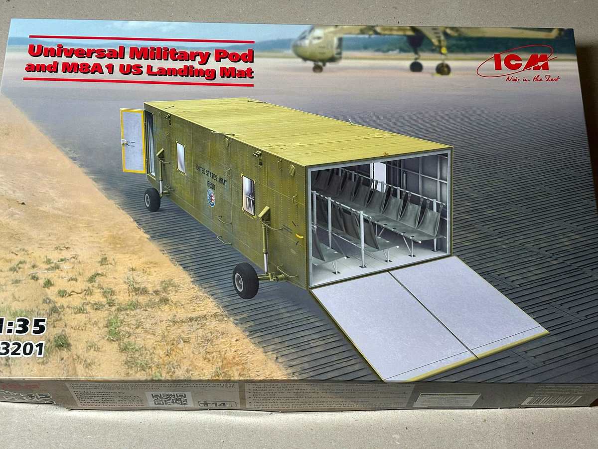 Universal Military Pod & M8A1 US Landing Mat (210×336) 1:35 von ICM 53201